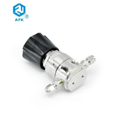 China Single-Stage Corrugated Diaphragm Gas Pressure Regulator Valve 600psi Inlet 100psi Outlet with Pressure Gauge for sale