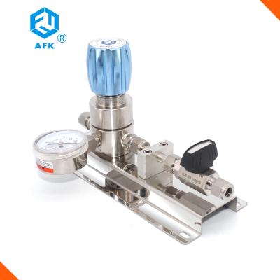 China SS Dual Stage Argon Gas Manifold with Viton O-Ring, 3000 PSI Max Inlet Pressure, -40°F to 165°F Operating Range for sale