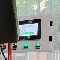 China Vertical T Shirt Automatic Steam Press Machine With Touch Screen PLC 50HZ for sale