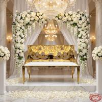 China WENDING Gold Perforated Double Loveseat Bench – Wide Circle-Cutout Wedding Sweetheart Bench for sale