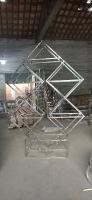 China WENDING Silver Diamond Rhombus Wedding Display Rack – Geometric Mirror Frame Shelf for sale