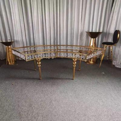 China WENDING Gold Crescent Crystal-Pendant Spindle-Leg Banquet Table – European Opulent Wedding Table for sale