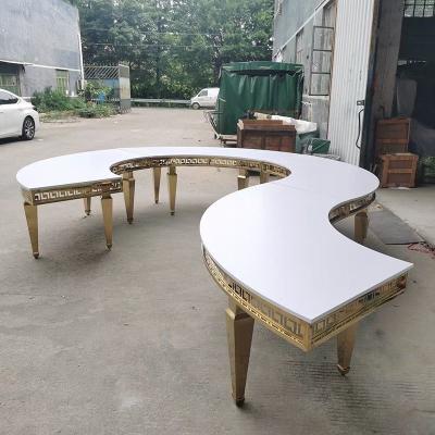 China WENDING Gold Crescent Moon Fretwork-Skirt Banquet Dining Table – Chinese Luxury Wedding Table for sale