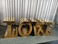 China WENDING Gold Mirror LOVE Letter Display Table – Wedding Dessert Stand Photo Prop for sale