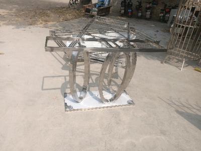 China WENDING Silver Intersecting Oval-Ring Sculptural Column Dining Table – Art Hotel Table for sale
