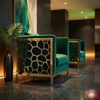 China WENDING Emerald Green Velvet Honeycomb Barrel Armchair Pair – Gold Frame Hotel VIP Chair for sale