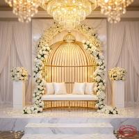China WENDING Gold Arch Birdcage Double Loveseat – Wedding Bride & Groom Sweetheart Sofa for sale