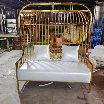 China WENDING Powder Pink Velvet Box Armchair – Rose Gold Base Luxury Hotel Single Chair for sale