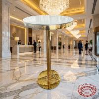 China WENDING Gold Round High-Top Cocktail Bar Table – Glass Top Mirror Pedestal Stand for sale