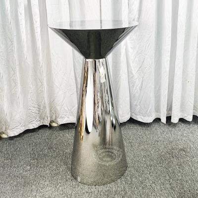 China WENDING Silver Mirror Funnel-Shape High-Top Cocktail Bar Table – All-Metal Trumpet Stand for sale