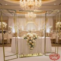 China WENDING Gold 3-Piece Vertical Stripe Screen Backdrop Set – Minimalist Wedding Partition for sale