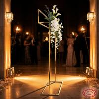 China WENDING Champagne Gold Minimalist Rectangular Standing Display Frame – Wedding Floral Hanger for sale