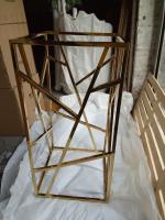 China WENDING Gold Geometric Crosshatch Column Flower Stand – Diagonal Mesh Pillar Floral Pedestal for sale