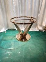 China WENDING Gold Inverted Crown V-Blade Pedestal – Round Wedding Floral Display Stand for sale