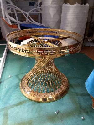 China WENDING Gold Spiral Rod-Woven Greek Key Rim Round Cake Stand – Royal Tray Display Pedestal for sale