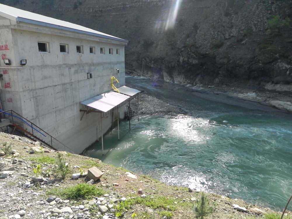 power house of kaplan water turbine