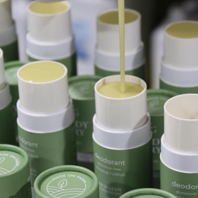 China Customized eco-friendly rotating white round empty lipstick tube, high quality for sale