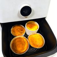 China Customized eco-friendly food-grade cardboard cake tube packaging, made with offset paper and UV coating. for sale