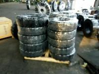 China Black Solideal Forklift Tires , Pneumatic Forklift Industrial Tyres 8.25-12 for sale