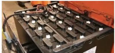 China FROTEK AWS-24 CE Certification 48V 24 Cells Electric Forklift Battery Watering System for sale