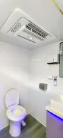 China 5 Stations Shower Customized Mobile Toilet Trailer Outdoor for sale