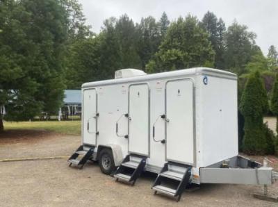 China Portable 3 Station Shower Toilet Trailers Customized Mobile Outdoor Modern Toilet Trailer Manufacturer for sale