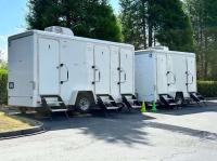 China 5 Stations Shower Customized Mobile Toilet Trailer Outdoor for sale
