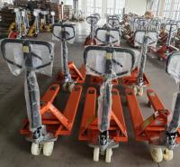 China Euro Pallet Stable Load Bearing 2.5 Tons Hand Pallet Truck 550 Mm Width 1150 Mm Fork Length Double Nylon Wheels for sale