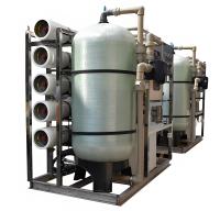 China Multimedia Filter Seawater Desalination System With Filmtec / Grundfos Pump for sale