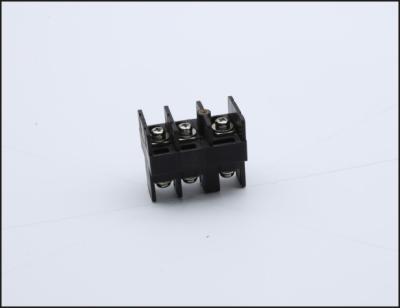 China 40A /300V M4 Screw Feed Through Terminal UL94-V0 / PA66  Brass / Copper / Steel for sale