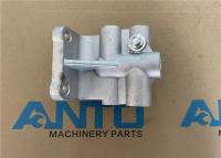 China 6745-71-7211 6745717211 Filter Head Excavator Parts For KOMATSU D65EX D65PX D65WX GD655 GD675 for sale