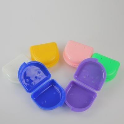 China Disposable Orthodontic Teeth Retainer Case With Holes for sale
