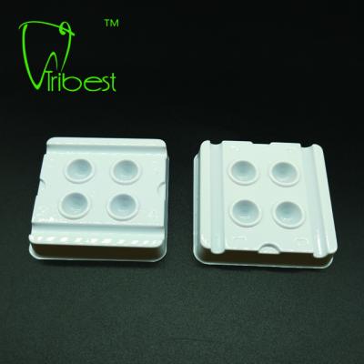 China 2/4 Slots Dental Plastic Disposable Mixing Wells for sale