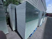 China High Load Bearing Grass Pattern Foam Core Construction Fence Panel Weatherproof UV-Protected for Outdoor Durability for sale