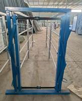 China Galvanized Steel Sheep Goat Restraint Frame | Easy Operation for Vaccination, Injection & Marking | Extendable 2m/4m Fence for sale