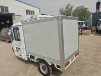 China Electric Refrigerated Cargo Tricycle With Closed Cabin for sale