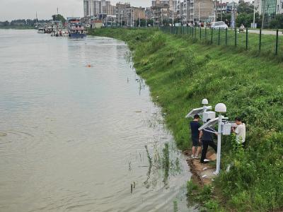China Satellite Based Water Level Measuring Device High Precision For Complex Water Bodies for sale