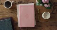 China Custom Holy Bible Sewing Flexible Bound Bible for Women High Opacity 28gsm Paper for sale