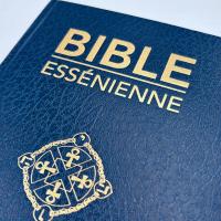 China Custom Holy Bible Printing 210x285mm Hardcover 28gsm Bible Paper Over 3000 Pages for sale