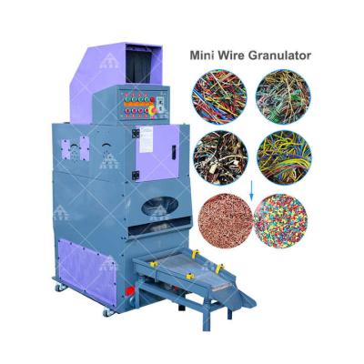 China Small Copper Wire Granulator Machine 300-1000kg/h Scrap Cable Recycling Separator for sale