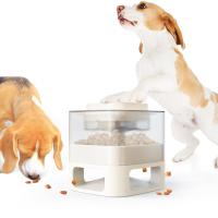 China Multifunction  Food Catapult Pet Slow Feeder Spiller Fun for sale
