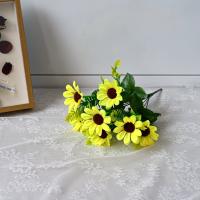 China Durable Artificial Flowers Long-Lasting And Beautiful Daisy Plastic Flowers With Different Colors for sale