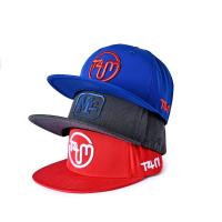 China Custom 100% Polyester Snapback Caps 58cm Flat Brim Adjustable Hats for sale