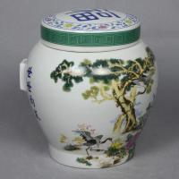 China Smooth Finished Ceramic Adult Urns Traditional Landscape Painting Break Resistant for sale