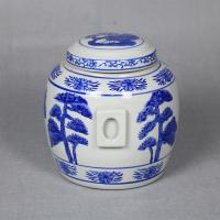 China Traditional Blue And White Ceramics Memorial Urn Adult Size Landscape Design for sale