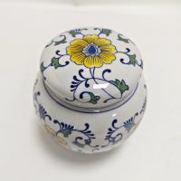 China Charming Ceramic Pet Urns with Rabbit Design for sale