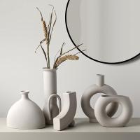China Minimalist Ceramic Vase with Raw Matte Finish for sale