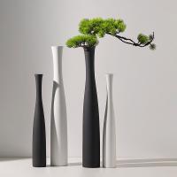 China Minimalist Wire-Drawn Vase for Modern Home Decor for sale