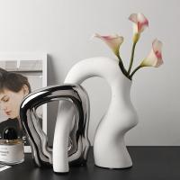 China Abstract Interlocking Vase Set for Modern Home Decor for sale