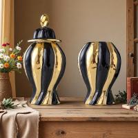 China Luxury White and Gold Ceramic Vase for sale
